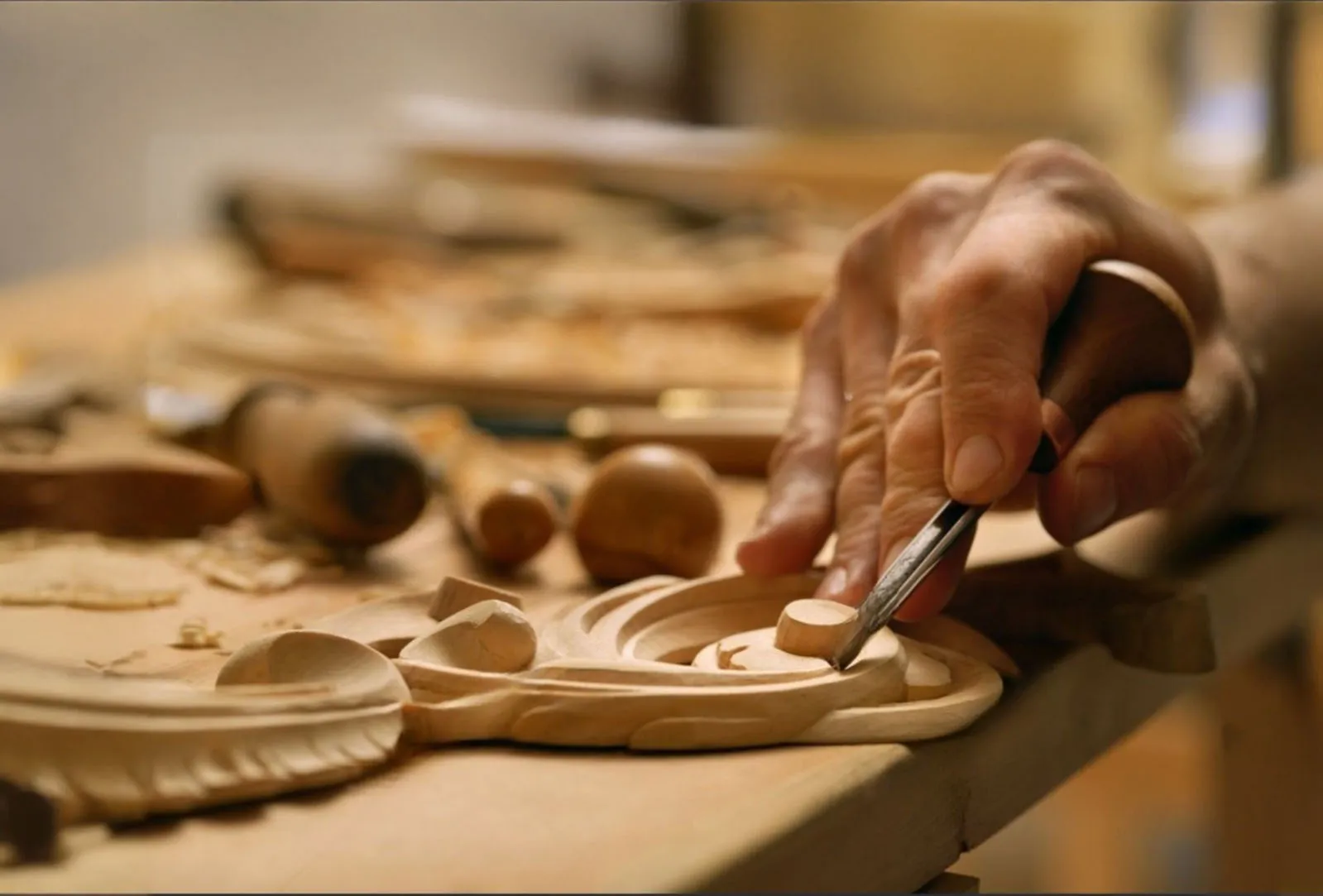 Handcrafted Luxury Furniture | Maharaja Furniture Craftsmanship